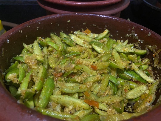 Peppery Ivy Gourd or Tendli with coconut - another simple lock down dish